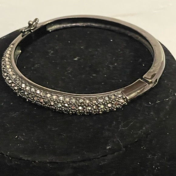 Lia Sophia | Jewelry | 8 Vintage Lia Sophia Silver Plated Bangle Bracelet W0 Prong Set Crystals ...